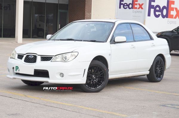 Csa Hotwire 18x8 5x112 Gloss Black | AutoCraze 1800 099 634