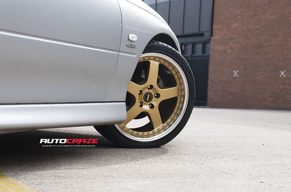 HOLDEN COMMODORE SIMMONS FR1 GOLD POLISH LIP