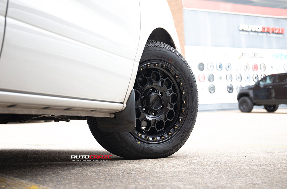 HYUNDAI ILOAD KMC TREK SATIN BLACK