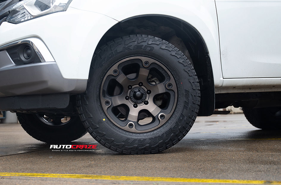 ISUZU MUX FUEL BEAST BLACK & MACHINED WITH DARK TINT
