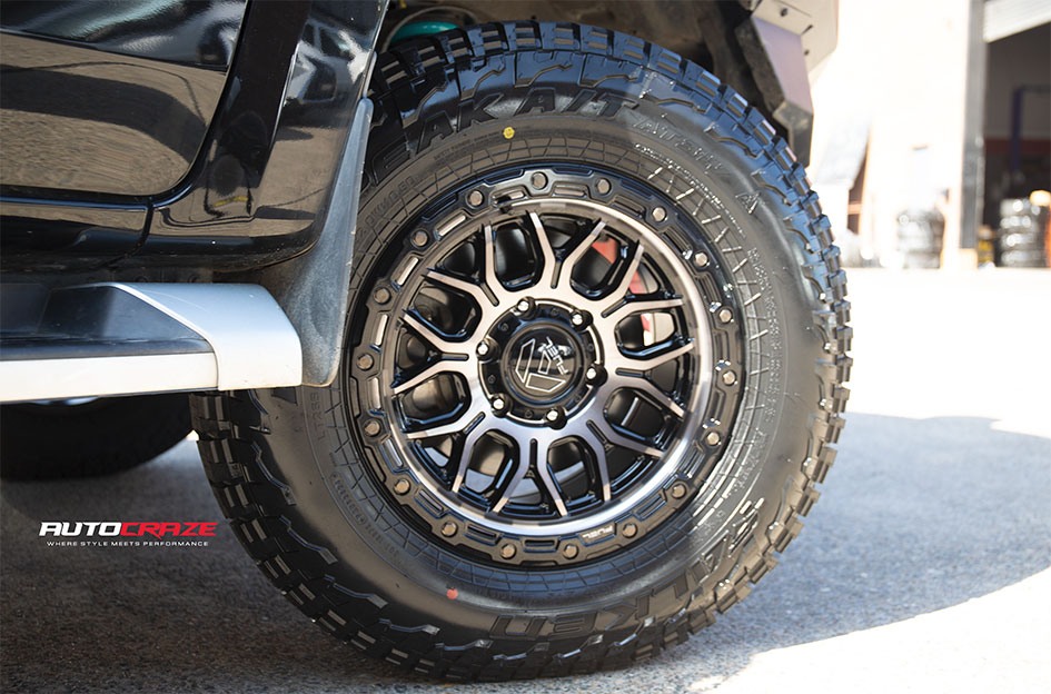 MITSUBISHI TRITON FUEL SURGE GLOSS BLACK GRAY TINT