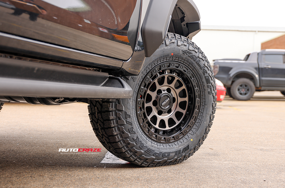 TOYOTA HILUX ROH ASSAULT MATTE BRONZE