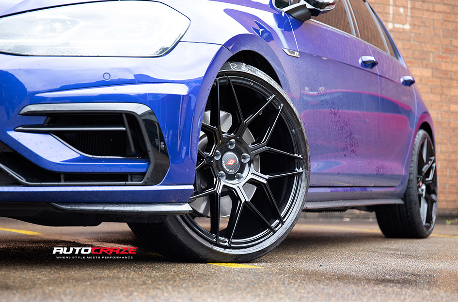 VOLKSWAGEN GOLF INFORGED IFG38 GLOSS BLACK