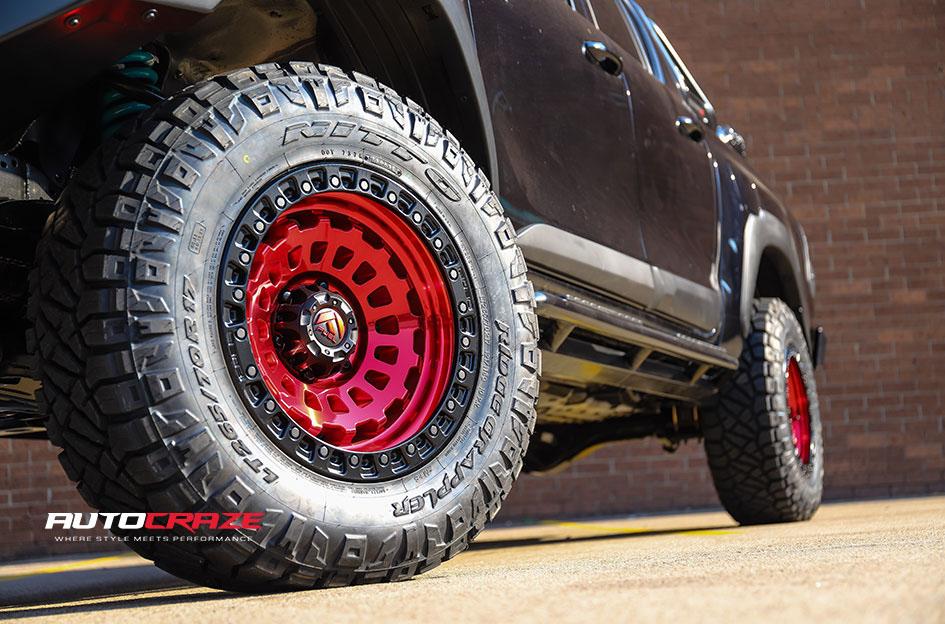 TOYOTA HILUX 4WD ZEPHYR CANDY RED WITH MATTE BLACK RING 1577061300 ...