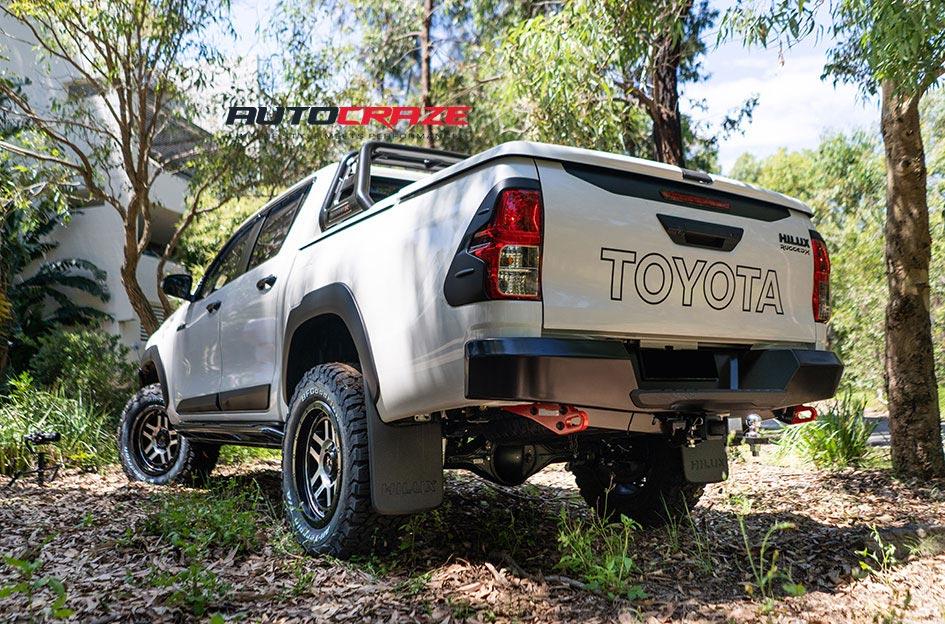 TOYOTA HILUX 4WD RECON SATIN BLACK MACHINED 1547515094 | Car gallery ...