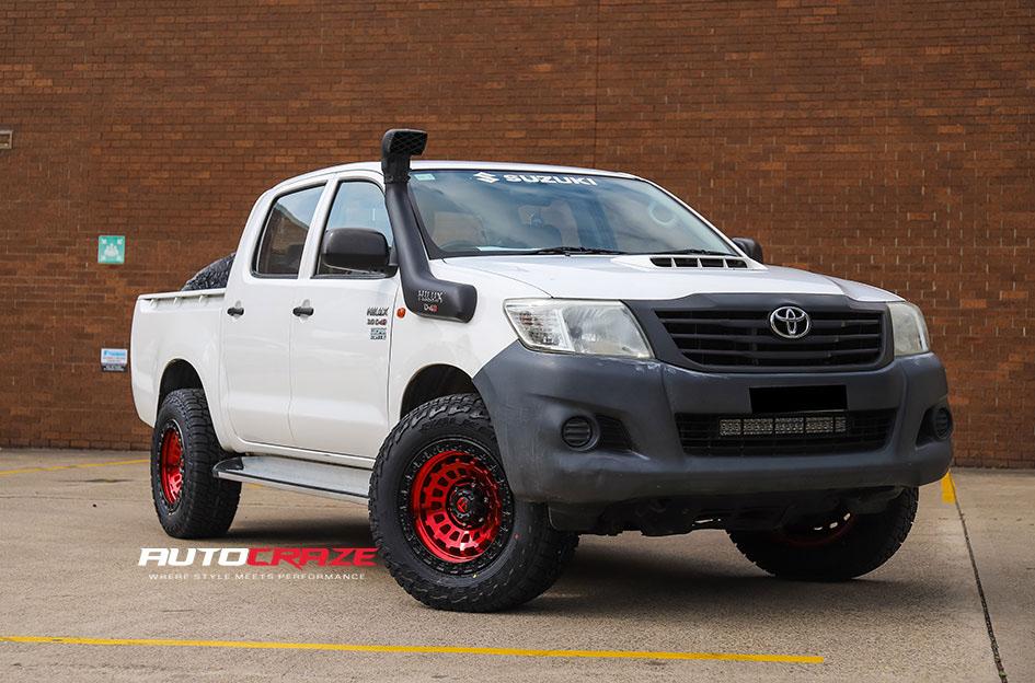 TOYOTA HILUX 4WD ZEPHYR CANDY RED WITH MATTE BLACK RING 1577417619 ...